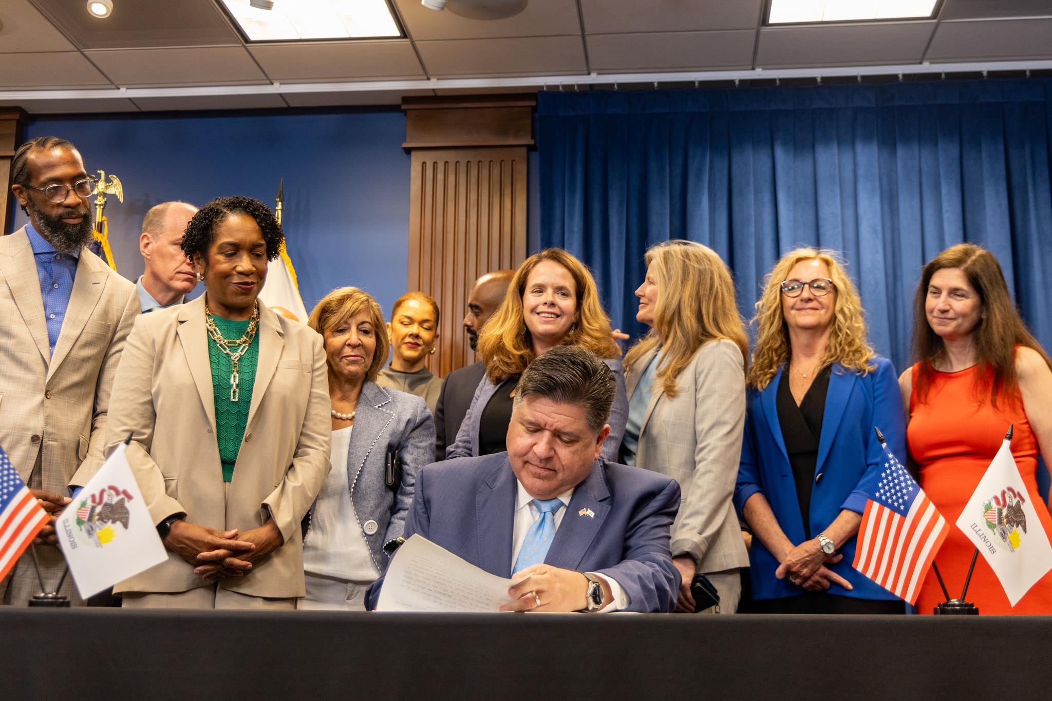 Feigenholtz-backed measure to strengthen gun safety signed into law